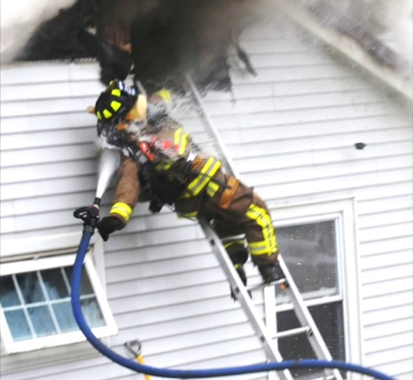 HOW ARE YOUR SKILLS OPERATING A LINE ON A LADDER? | Firefighter Close ...