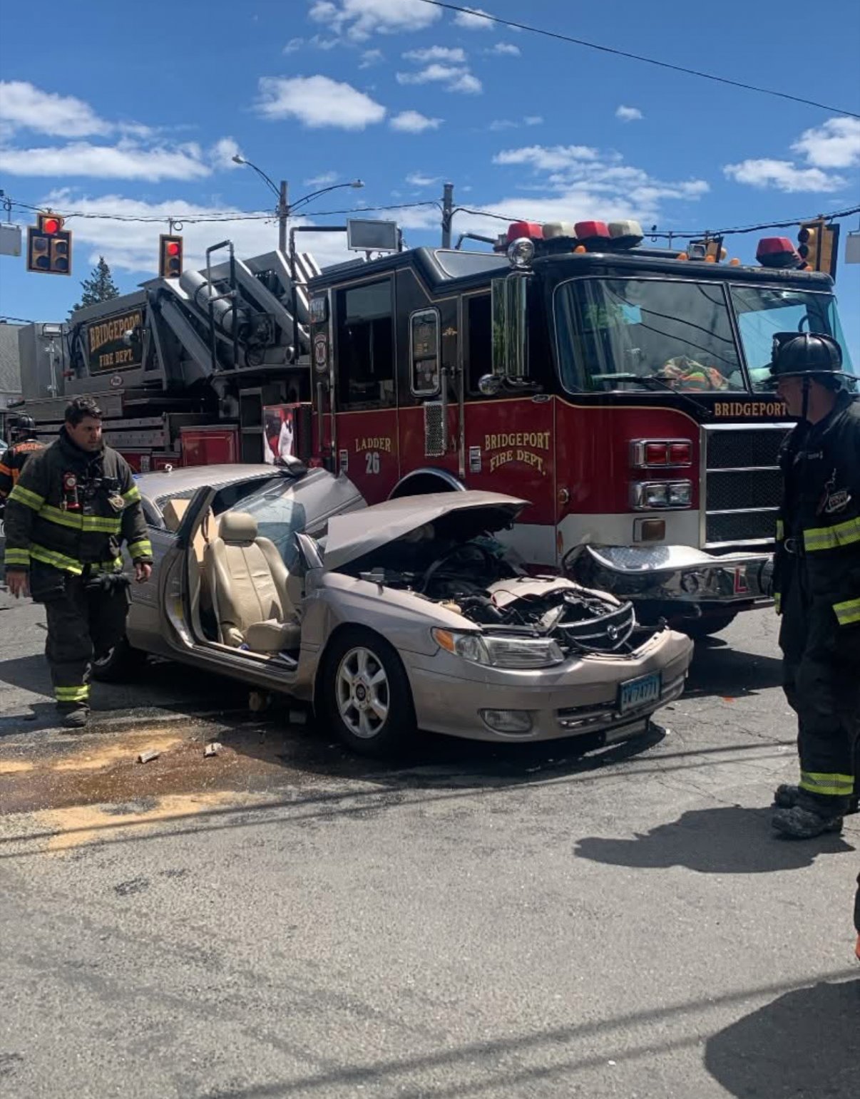 CONNECTICUT LADDER TRUCK INVOLVED IN CRASH WHILE RESPONDING ...