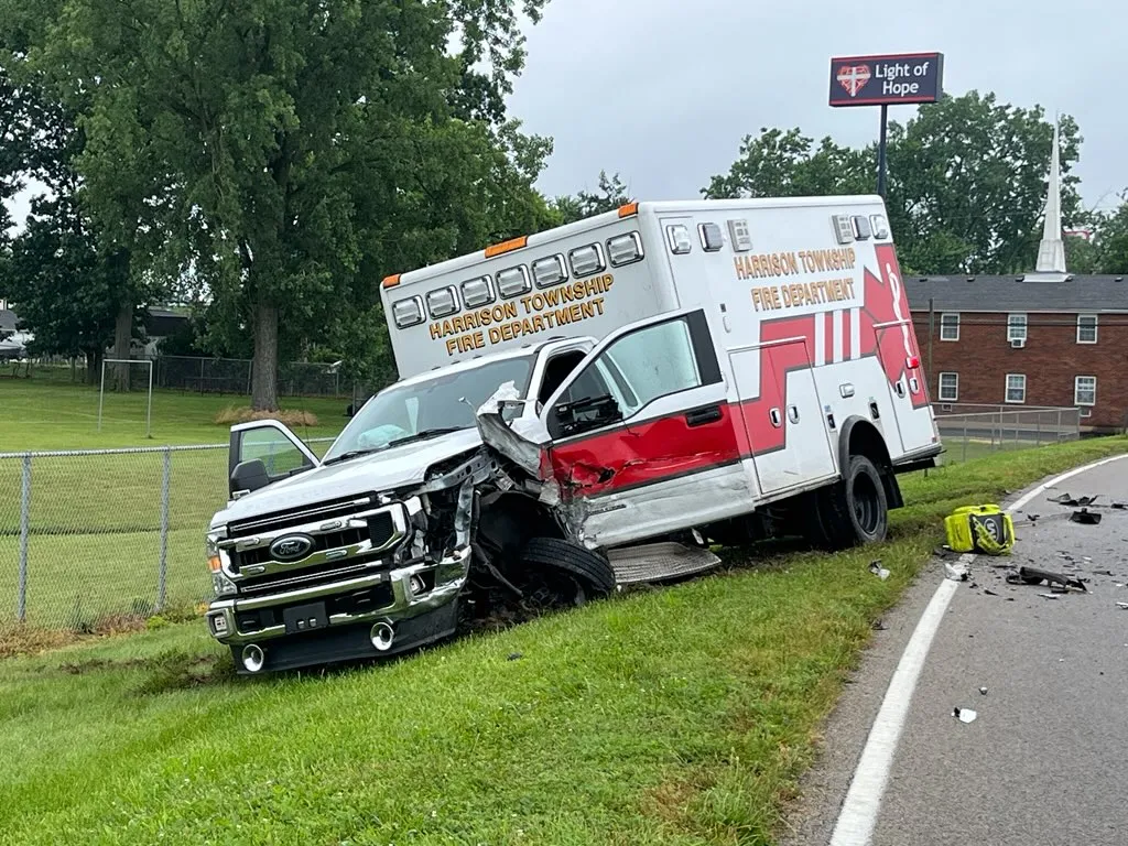 AMBULANCE INVOLVED IN CRASH IN OHIO | Firefighter Close Calls ...
