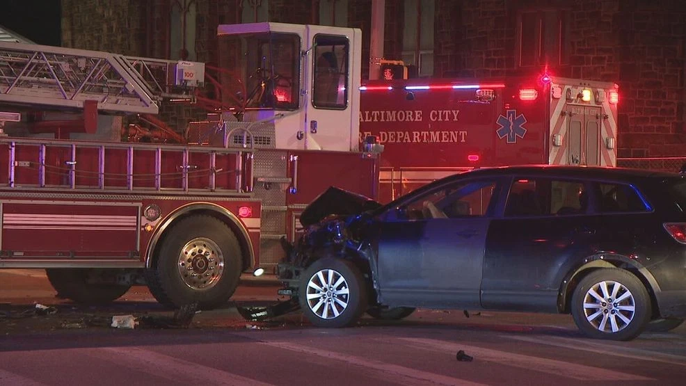 BALTIMORE CITY LADDER INVOLVED IN RESPONDING CRASH | Firefighter Close ...