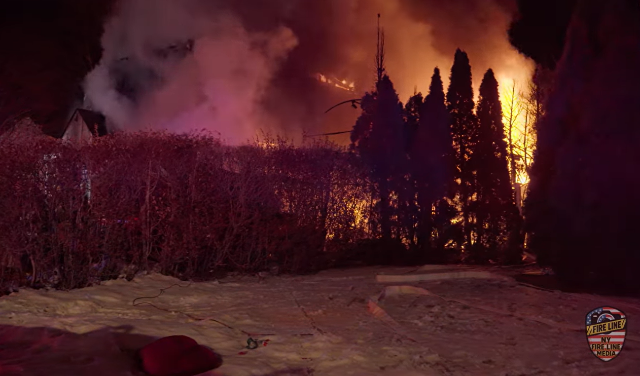 FIREFIGHTER FALLS THROUGH FLOOR AT LONG ISLAND FIRE (VIDEO ...